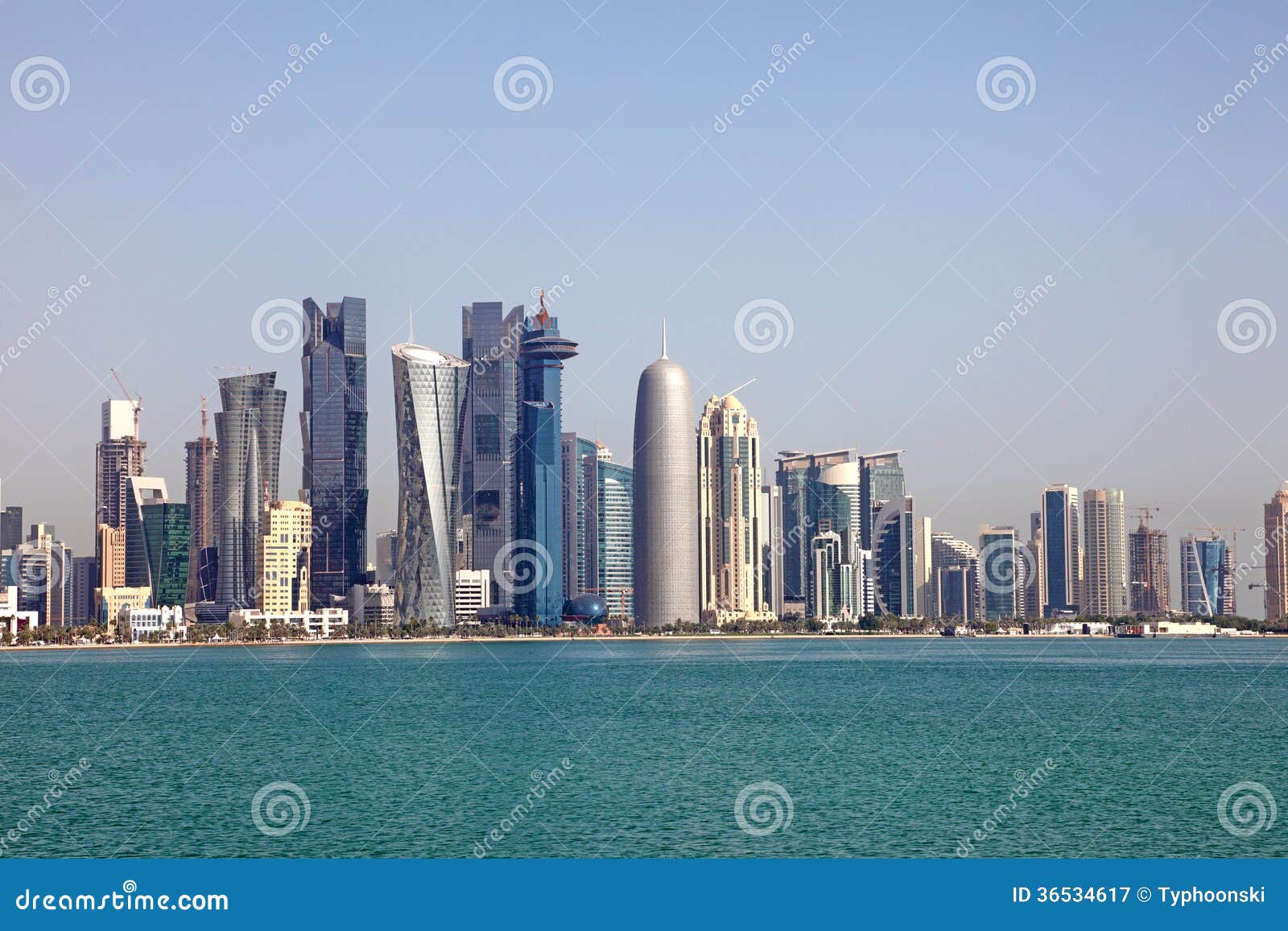 Horizon van Doha. Qatar stock afbeelding. Image of golf - 36534617
