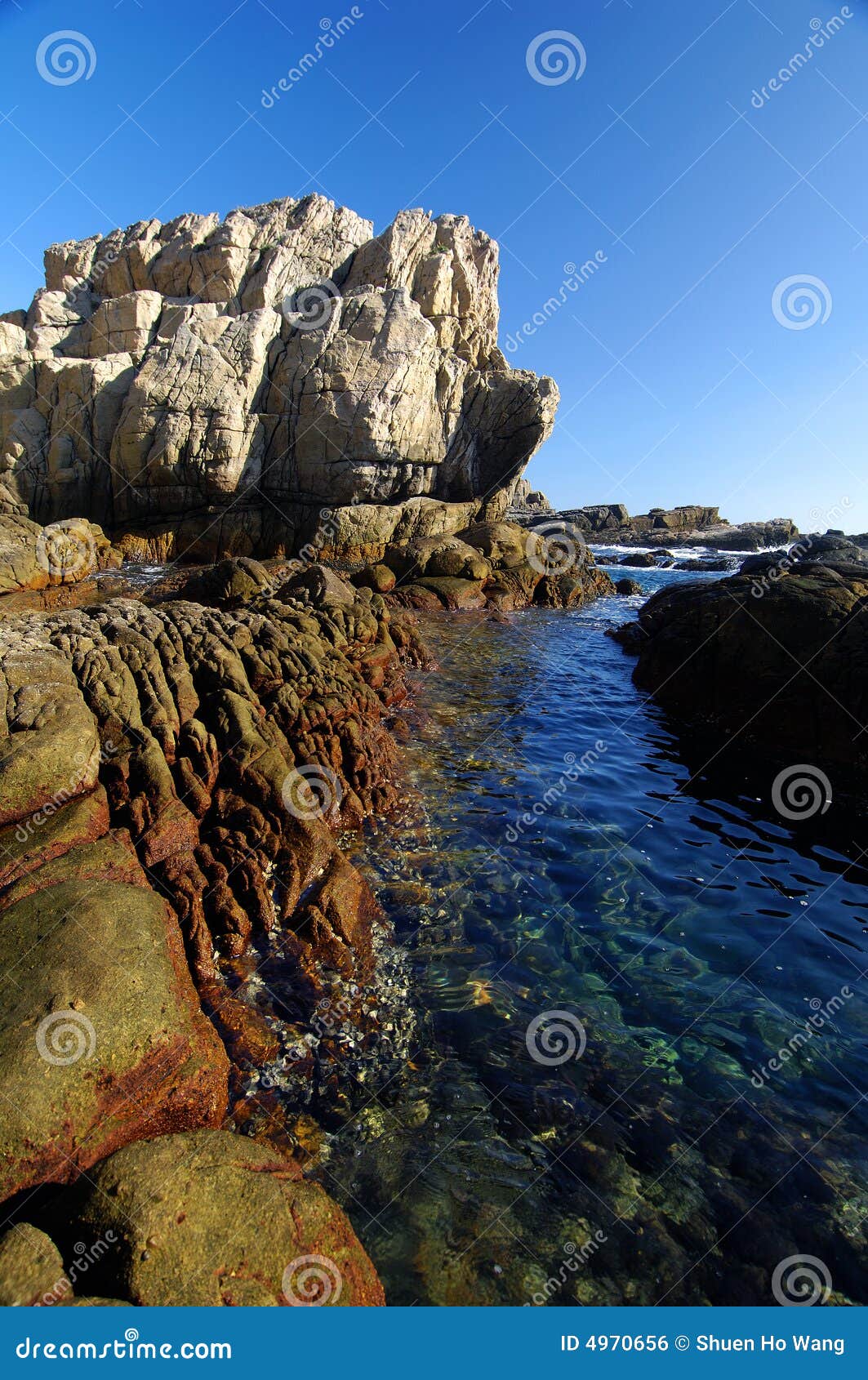 Horizontal de mer photo stock. Image du ciel, tropical - 4970656