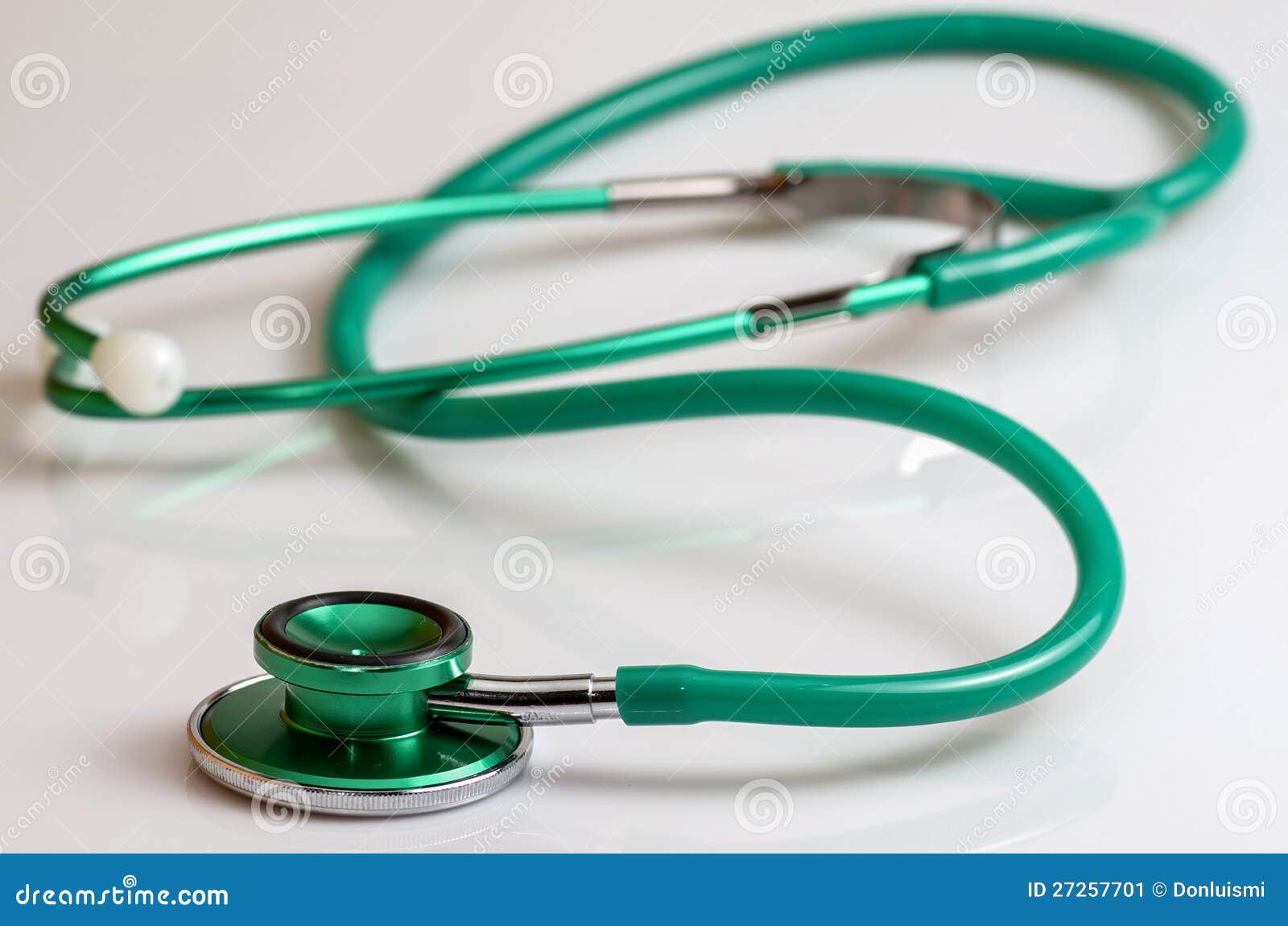 Horizontal Green Stethoscope Stock Image - Image of doctor, exam: 27257701