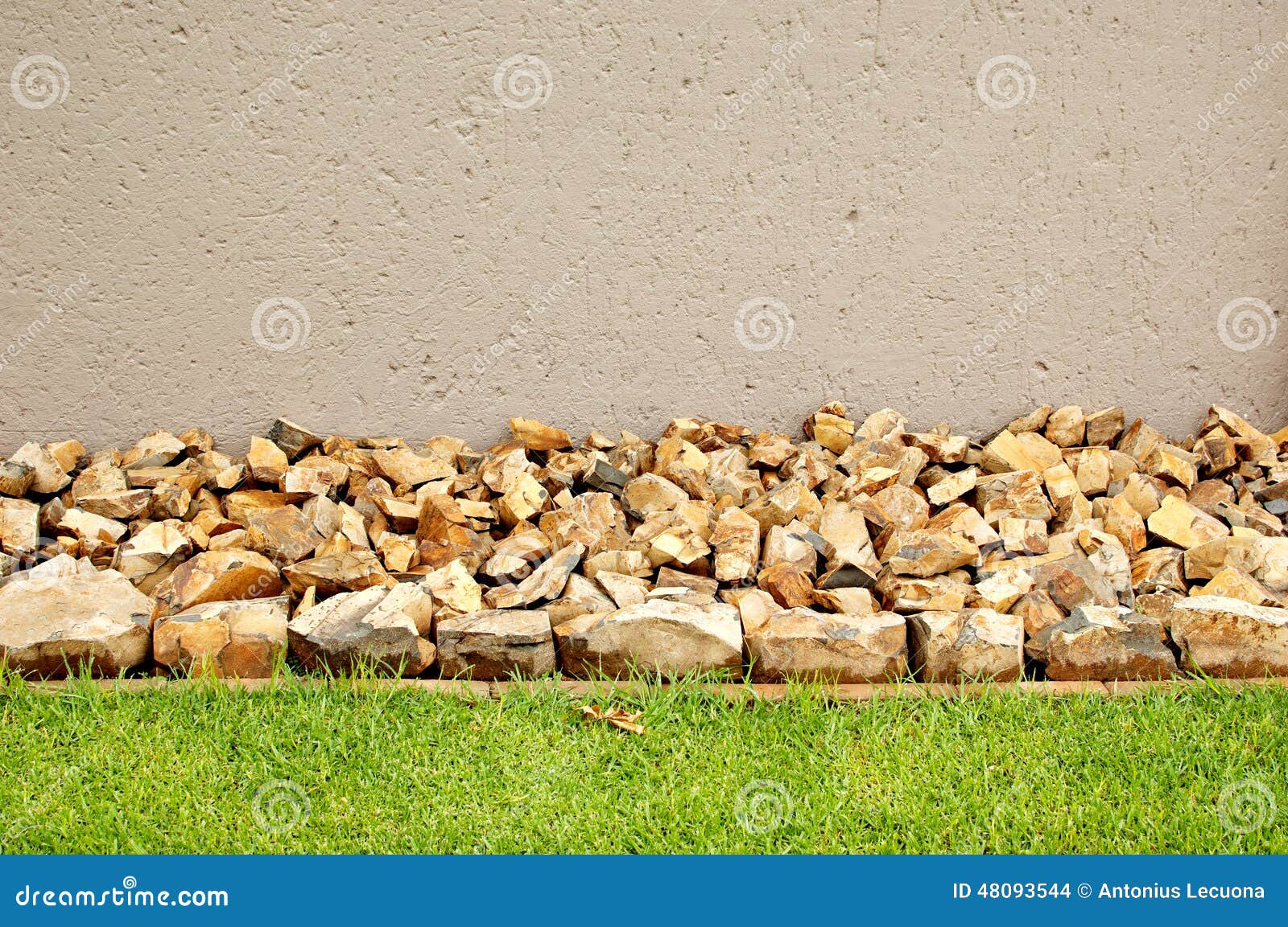 Horizontal Lawn Border with Rocks Stock Photo - Image of landscape ...