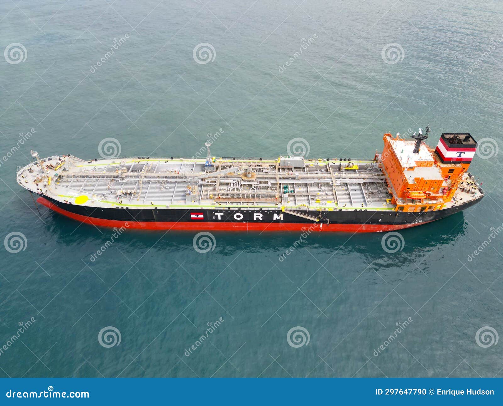 Horizontal Perspective: Cargo Ship in Acapulco Bay - Level View ...