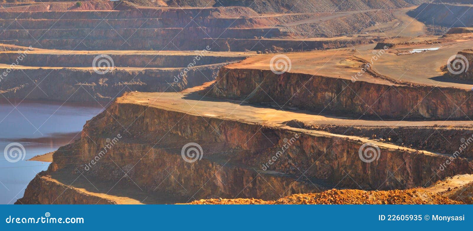 Horizontal rouge image stock. Image of roche, andalou - 22605935