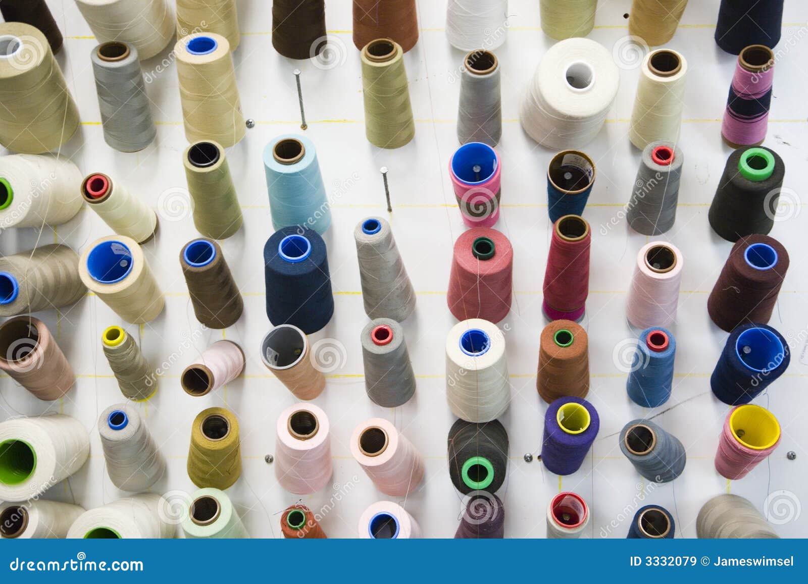 Horizontal thread spools stock image. Image of horizontal - 3332079