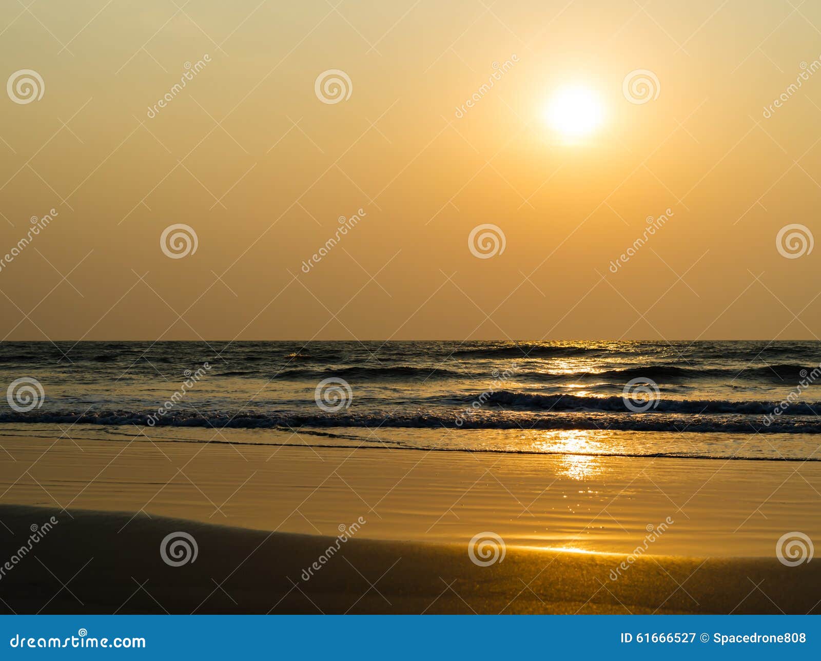 Horizontal Vivid Ocean Horizon Tidal Waves with Sun Glow Stock Image ...