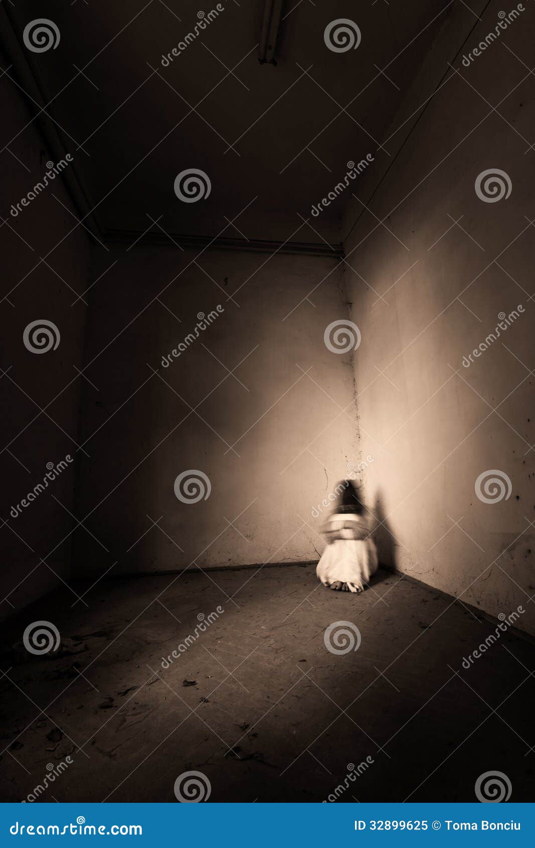Horror movie scene stock image. Image of haunt, afterlife - 32899625