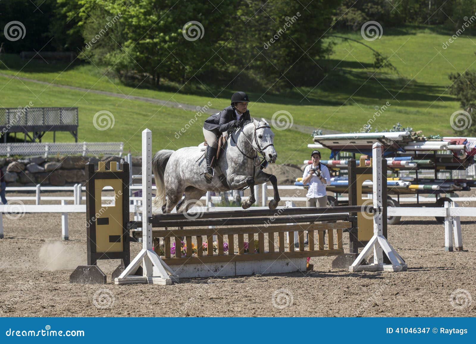 Horse jumping editorial photography. Image of bromont - 41046347 Horse jumping editorial photography. Image of bromont - 41046347