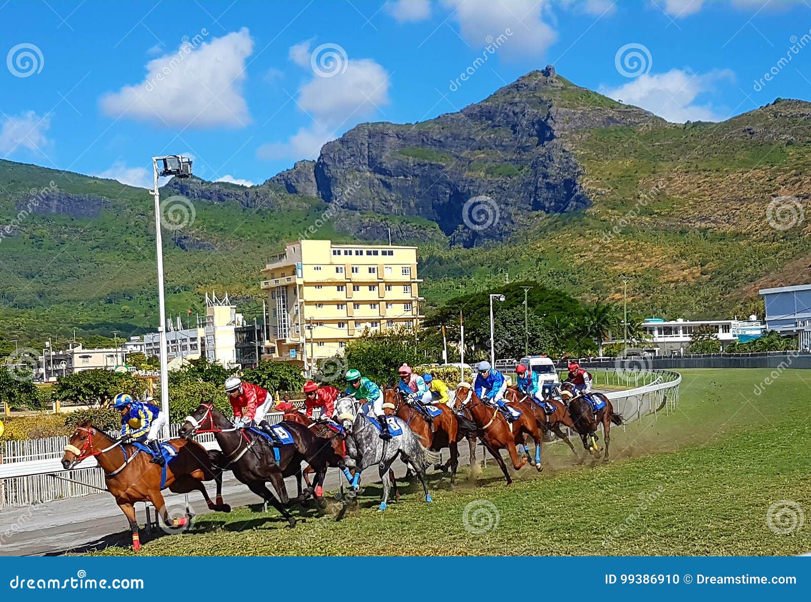 Horse race editorial image. Image of race, saturday, competition - 99386910
