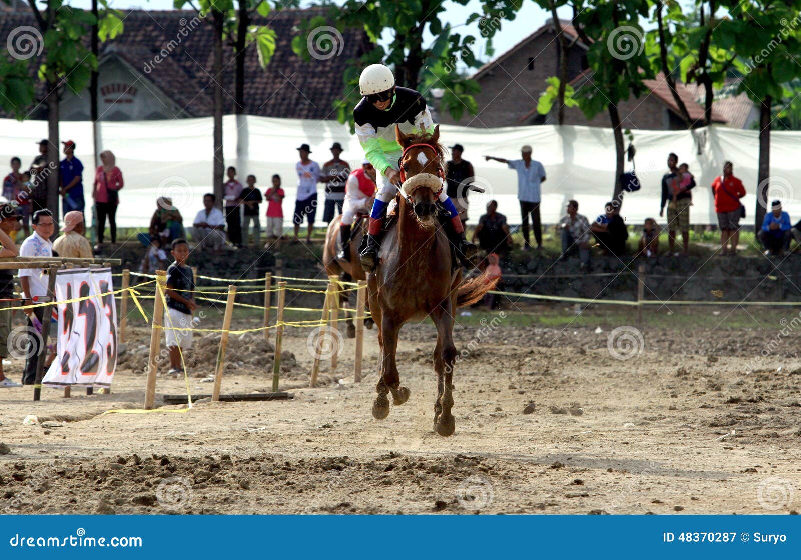Horse races editorial photography. Image of equestrianism - 48370287
