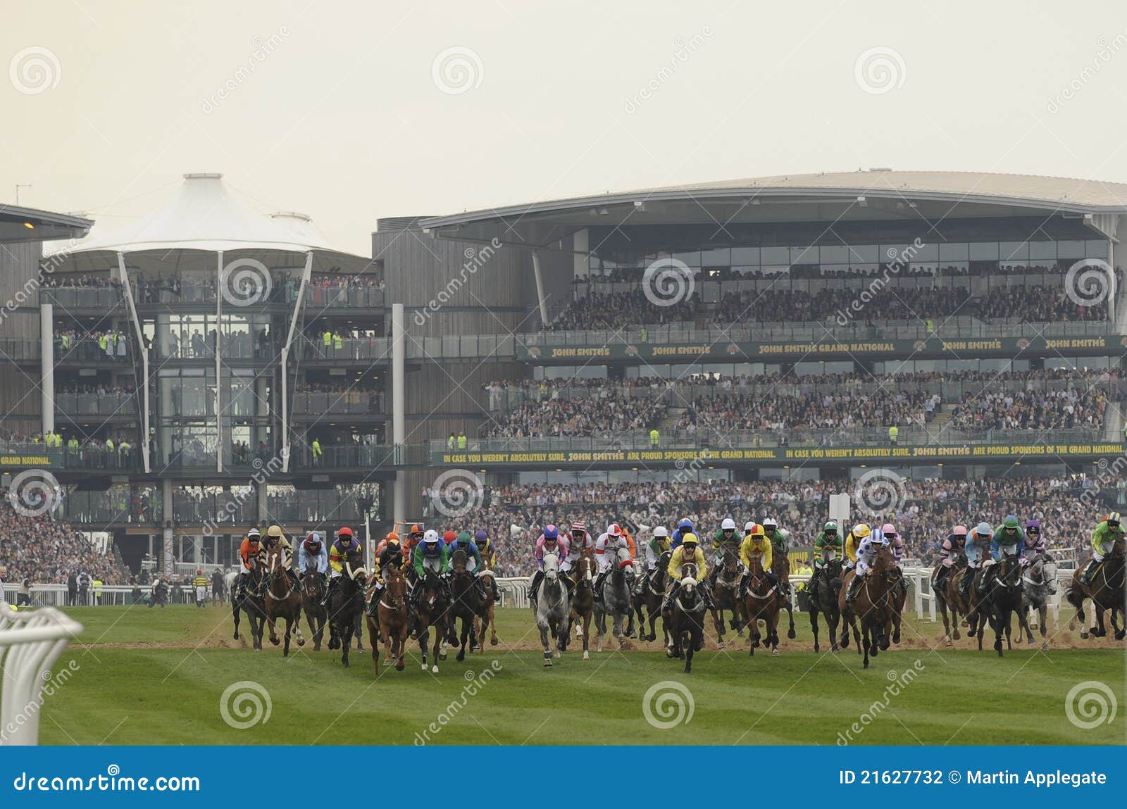 Horse Racing editorial photography. Image of liverpool - 21627732