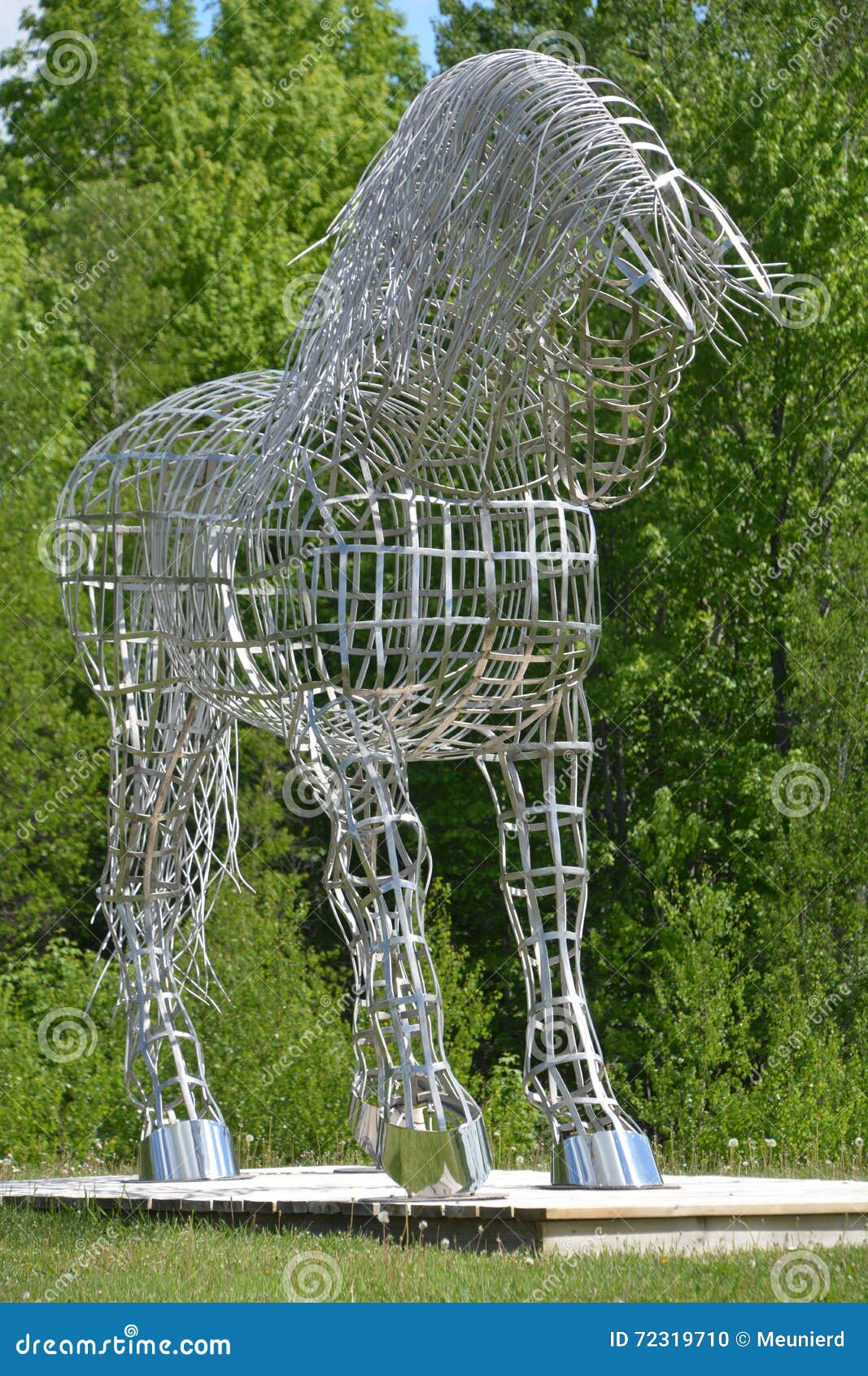 Horse statue editorial image. Image of huge, horse, equestre - 72319710 Horse statue editorial image. Image of huge, horse, equestre - 72319710