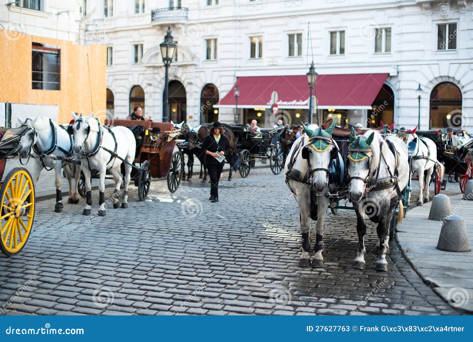 Horses and Carriage, Vienna Editorial Stock Photo - Image of historic ...