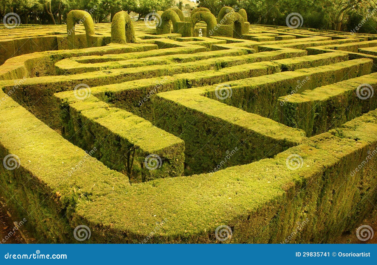 Green Labyrinth in Barcelona, Spain Stock Image - Image of nature, park ...