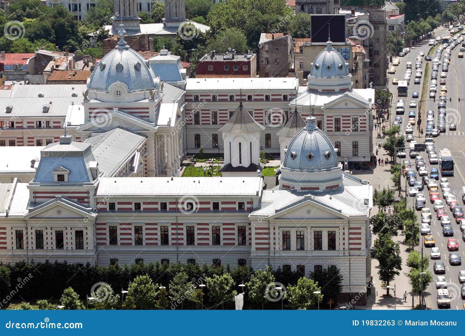 Hospital de Coltea imagen de archivo. Imagen de iglesia - 19832263