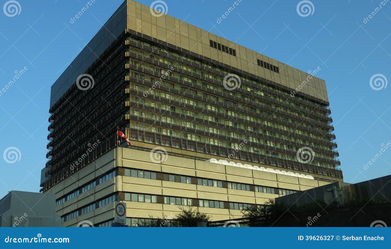 Hospital General de Viena fotografía editorial. Imagen de austeridad ...