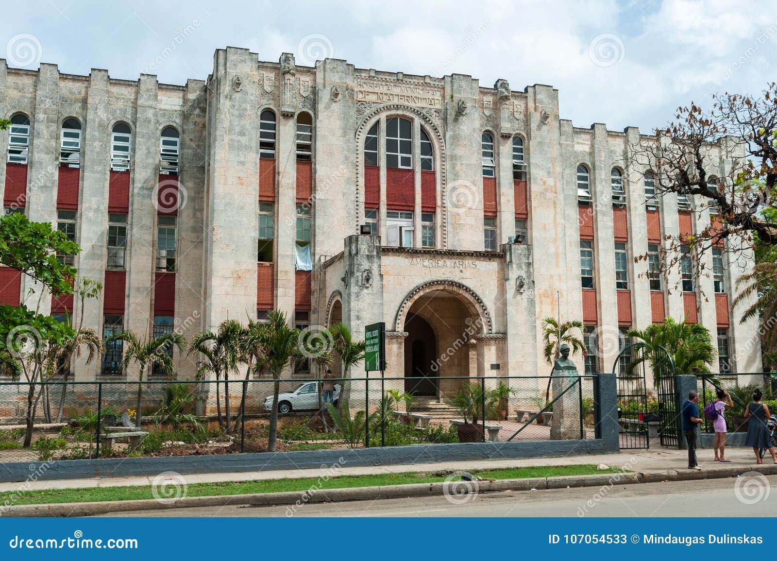 HAVANA, CUBA - OCTOBER 21, 2017: Hospital in Havana, Cuba Editorial ...