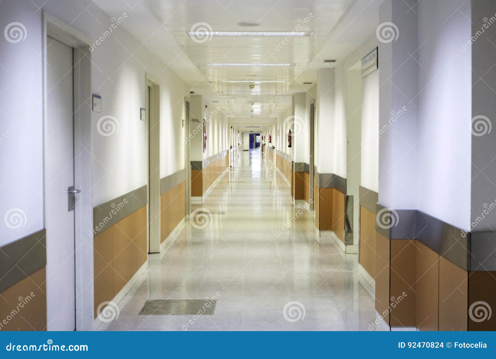 Hospital Interior Del Pasillo Foto de archivo - Imagen de adentro ...