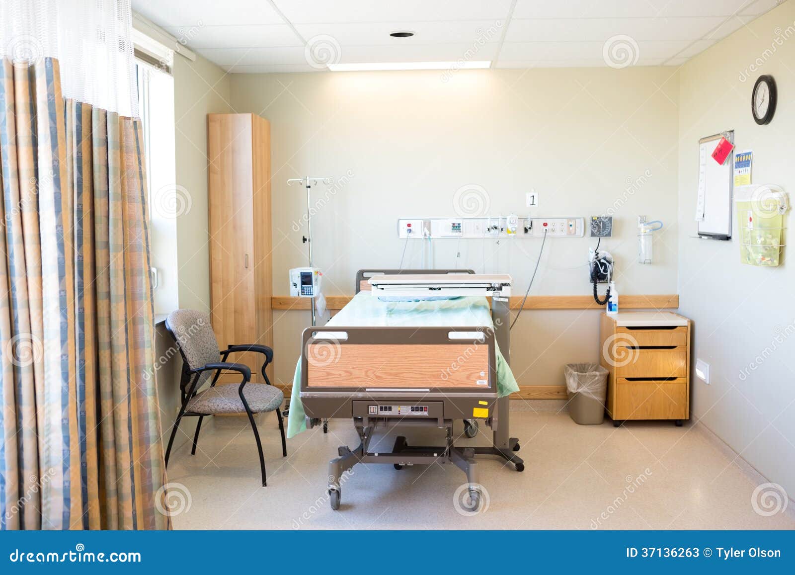 Hospital Room with Bed and Chair Stock Image - Image of clean, patient ...