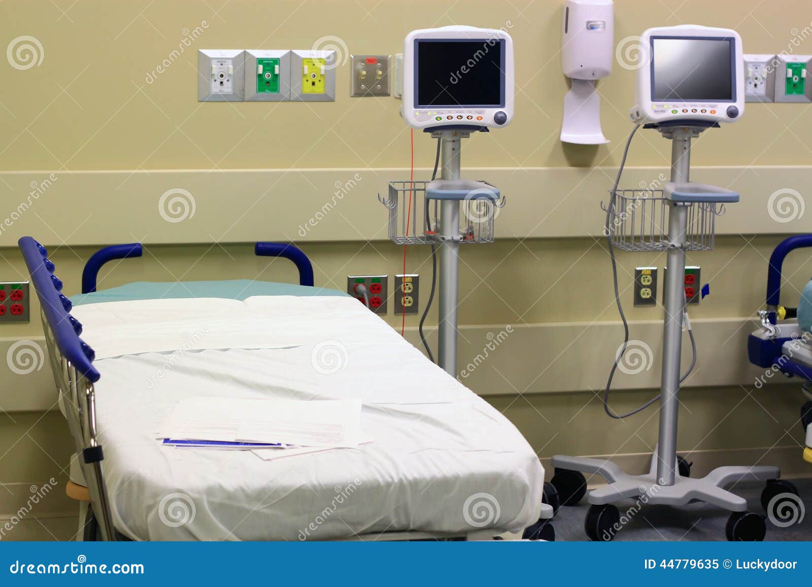 Hospital Room stock image. Image of intravenous, supplies - 44779635