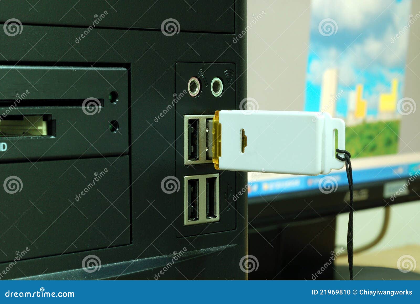 Host Computer and Flash Drive Stock Photo - Image of drives, host: 21969810
