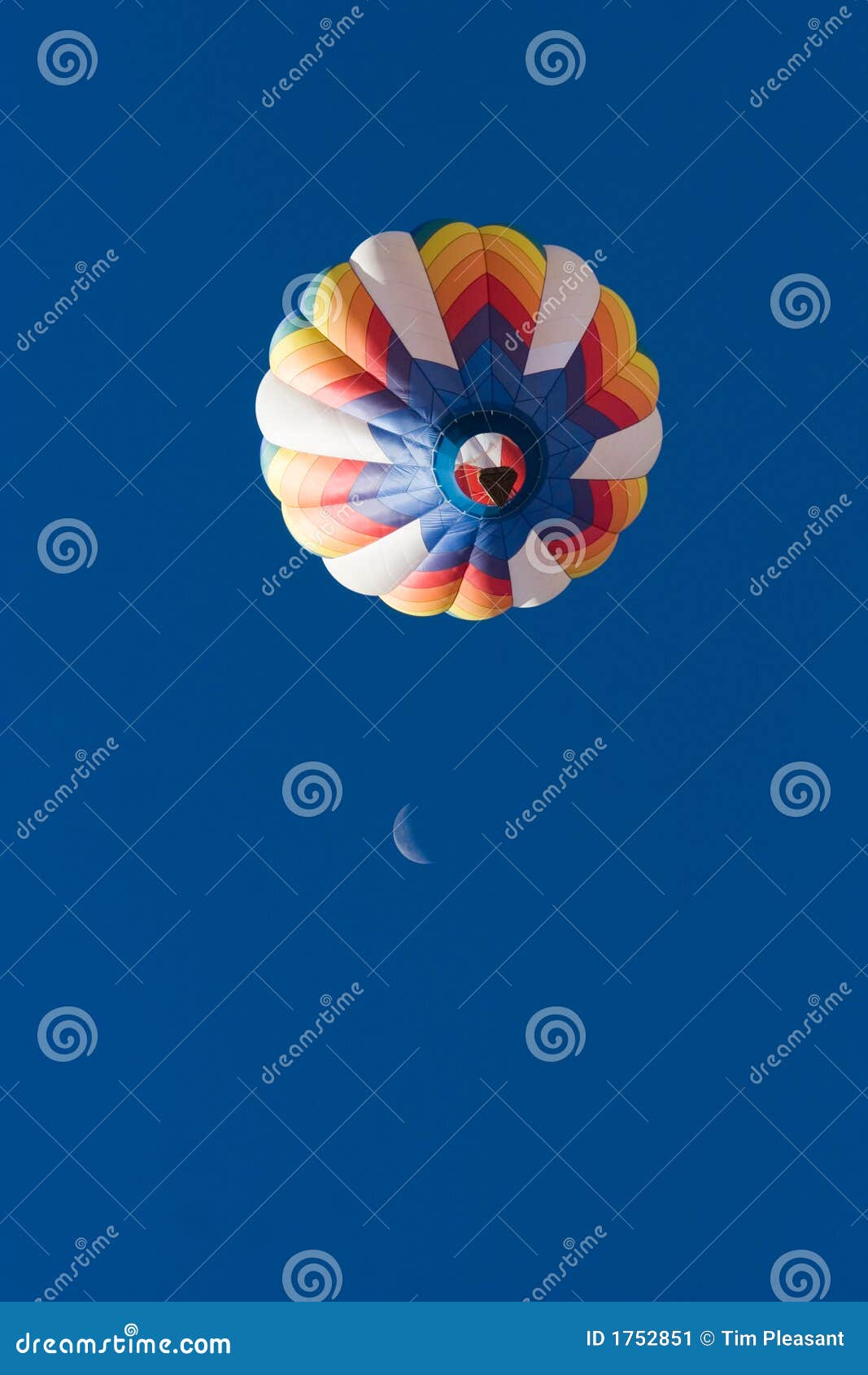 Hot Air Balloon and the Moon Stock Image - Image of albuquerque, nature ...