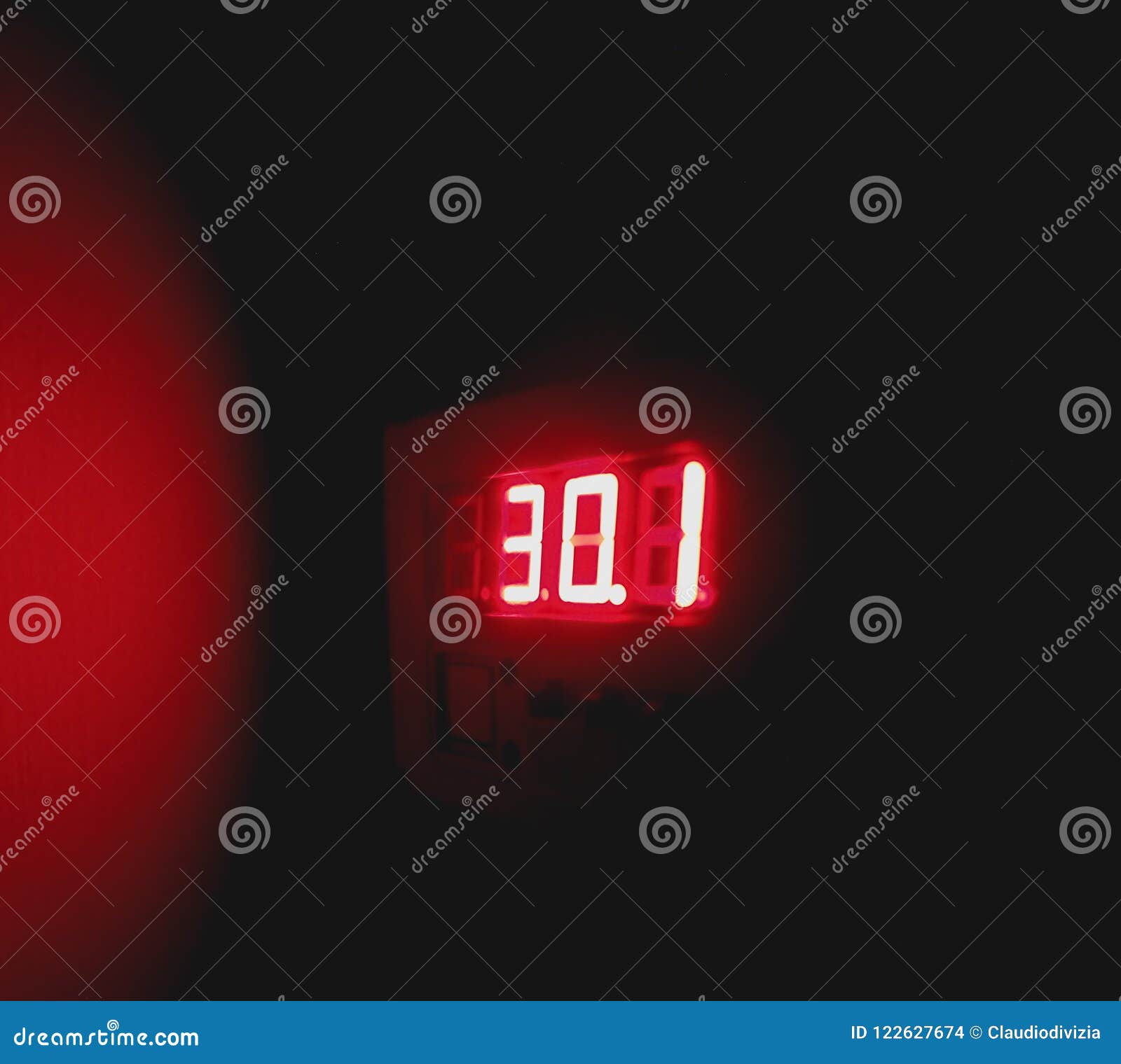 Hot 30 C degrees stock photo. Image of heat, weather - 122627674