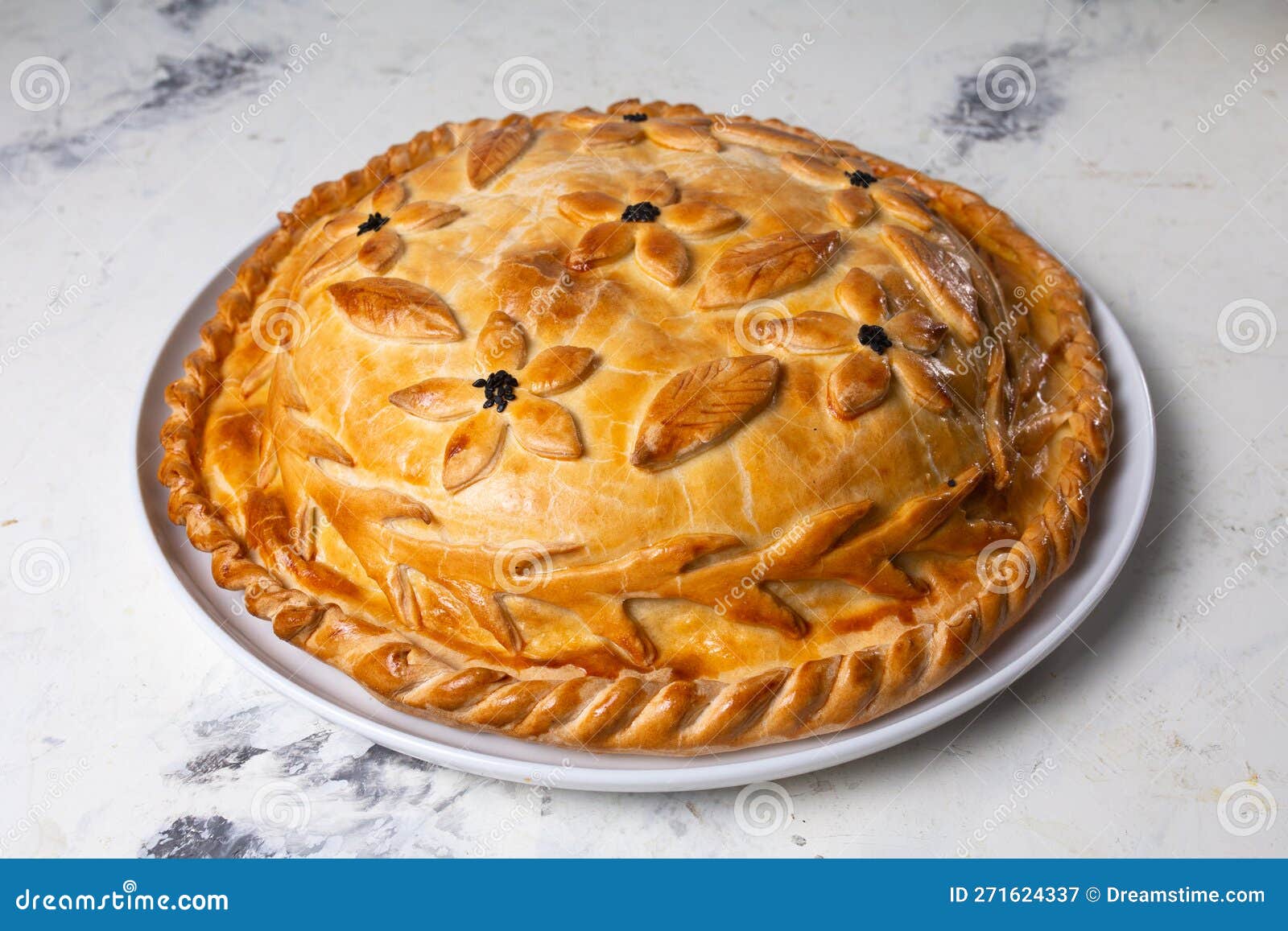 Hot Homemade Pie on the Table. Pie with Filling Stock Image - Image of baked, vegetable: 271624337