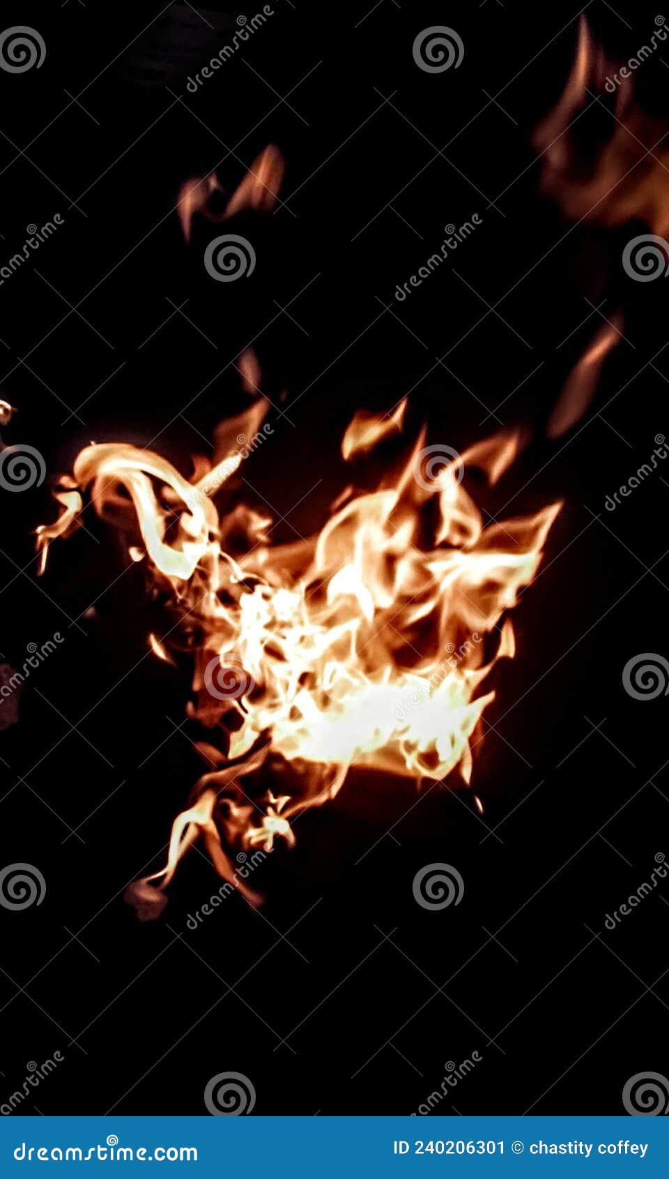 Hot Licking Flames in Fire Pit Stock Image - Image of flames, licking ...