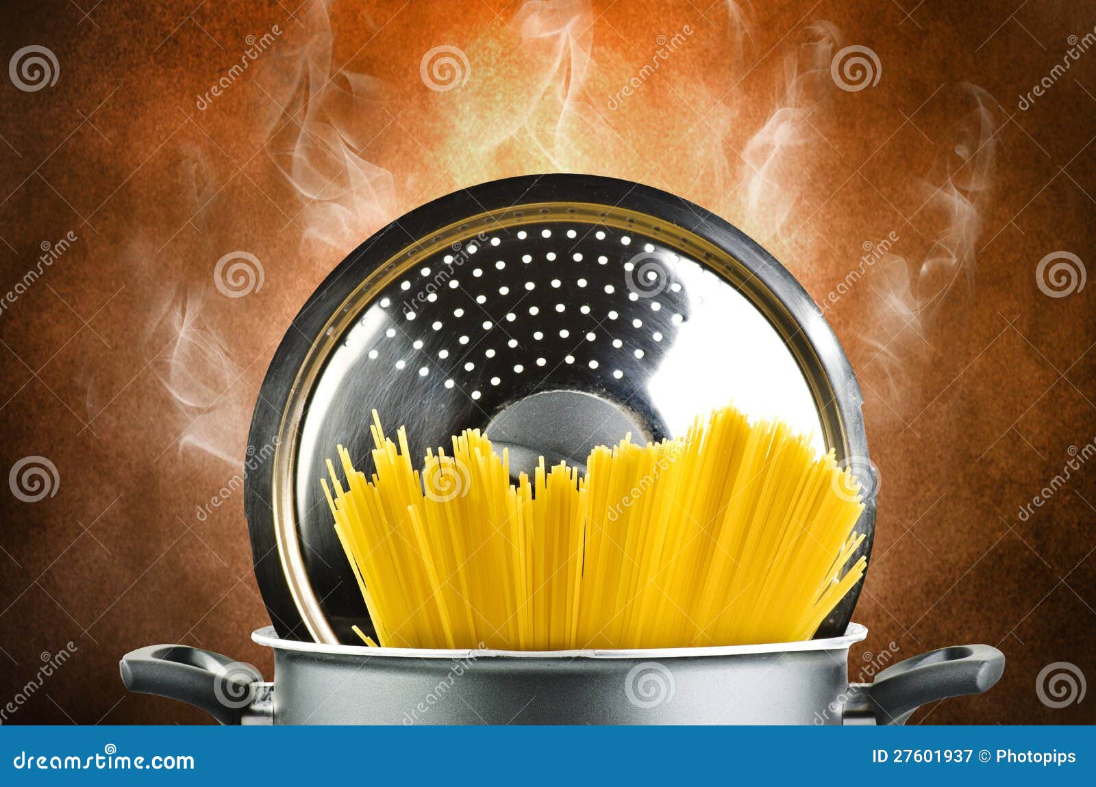 Hot spaghetti inside a pot stock image. Image of pasta - 27601937