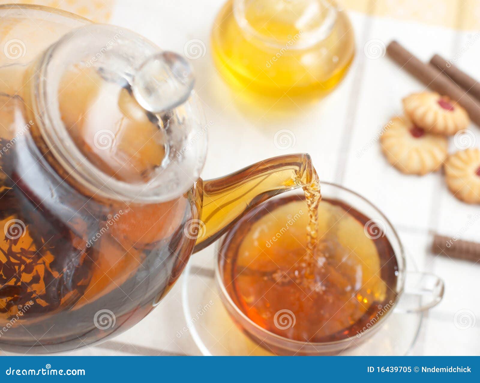 Hot Tea Flowing from Teapot Stock Image - Image of freshness, teapot ...