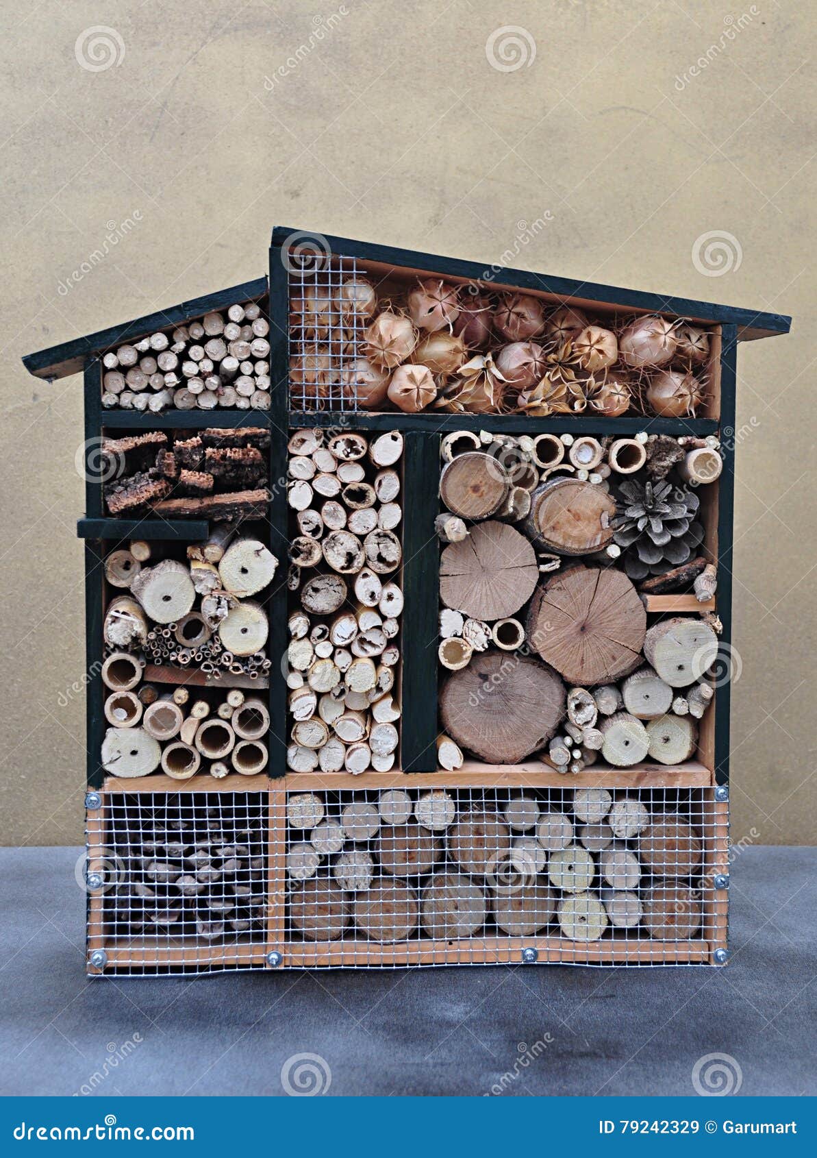 Hotel De La Casa Del Insecto Imagen de archivo - Imagen de travieso ...