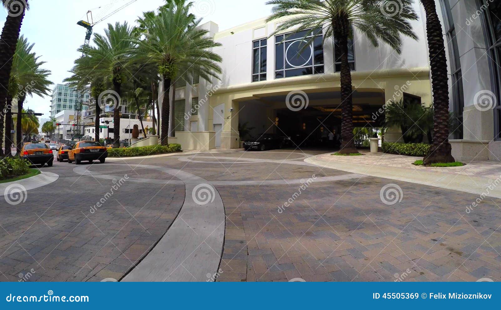 Hotel valet ramp drive up stock video. Video of loews - 45505369