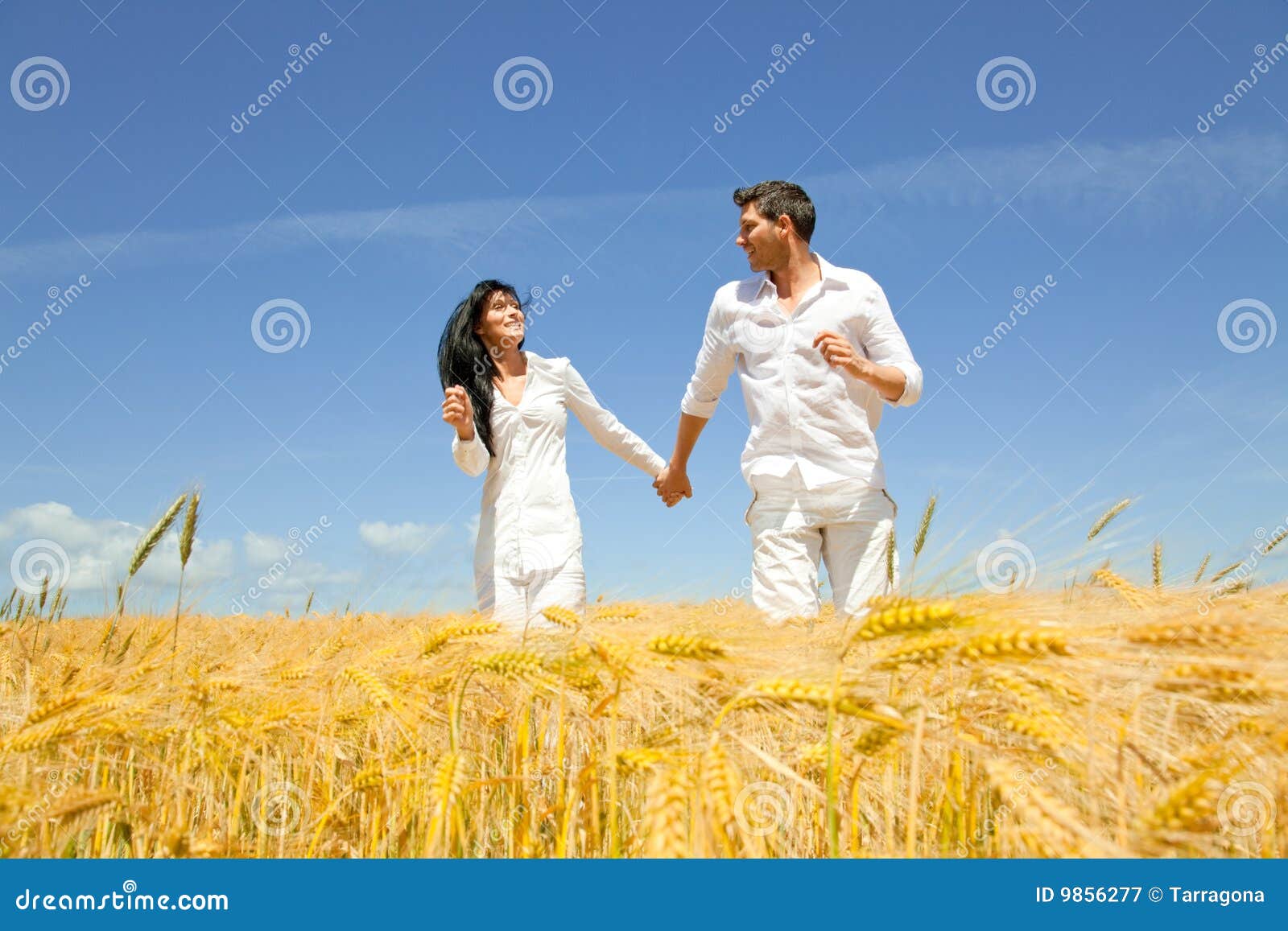 Houd Man Vrouwen Van Lopend Gebied Stock Afbeelding - Image of ...