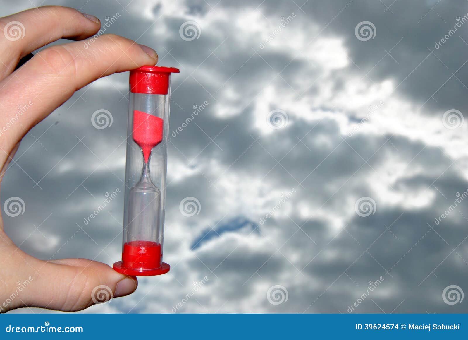 Hourglass in a hand stock photo. Image of sand, cloud - 39624574