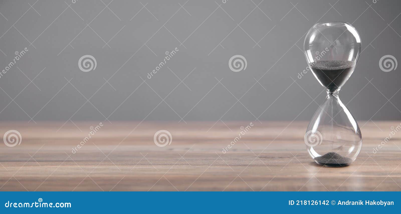Hourglass on the Wooden Desk Stock Photo - Image of countdown, table ...
