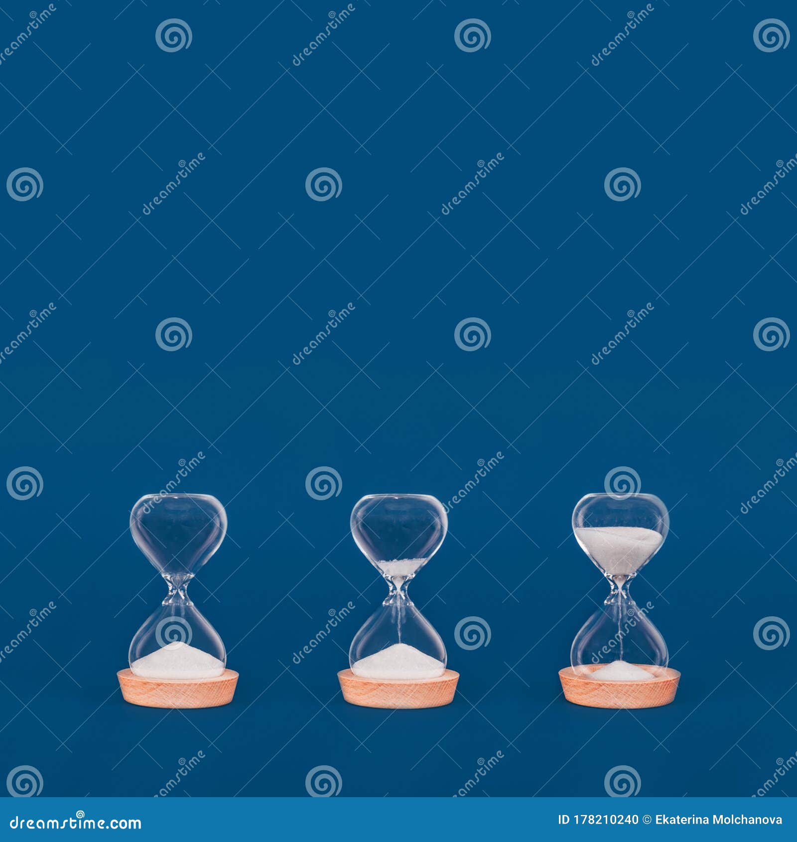 Hourglasses With Increasing Amount Of Sand Concept Of Time And Timely Actions Time Management