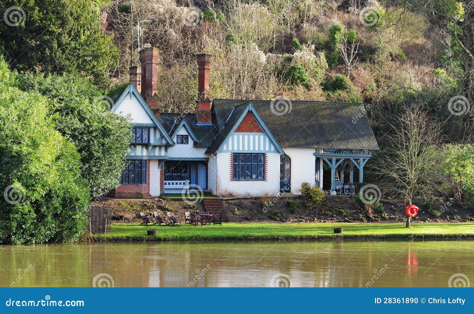 House on the Banks of the River Thames Stock Photo - Image of peace ...