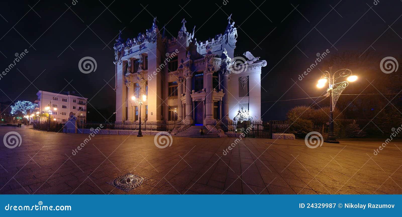 The House with chimeras stock image. Image of city, chimeras - 24329987