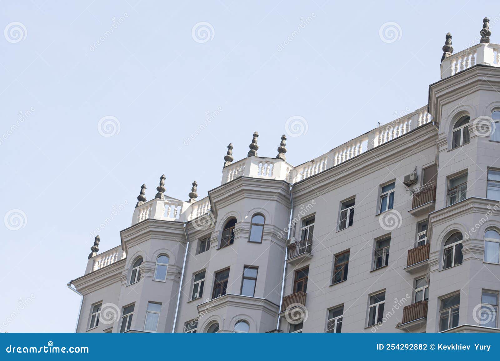House Classic Buildings in Moscow Stock Photo - Image of roof, design ...