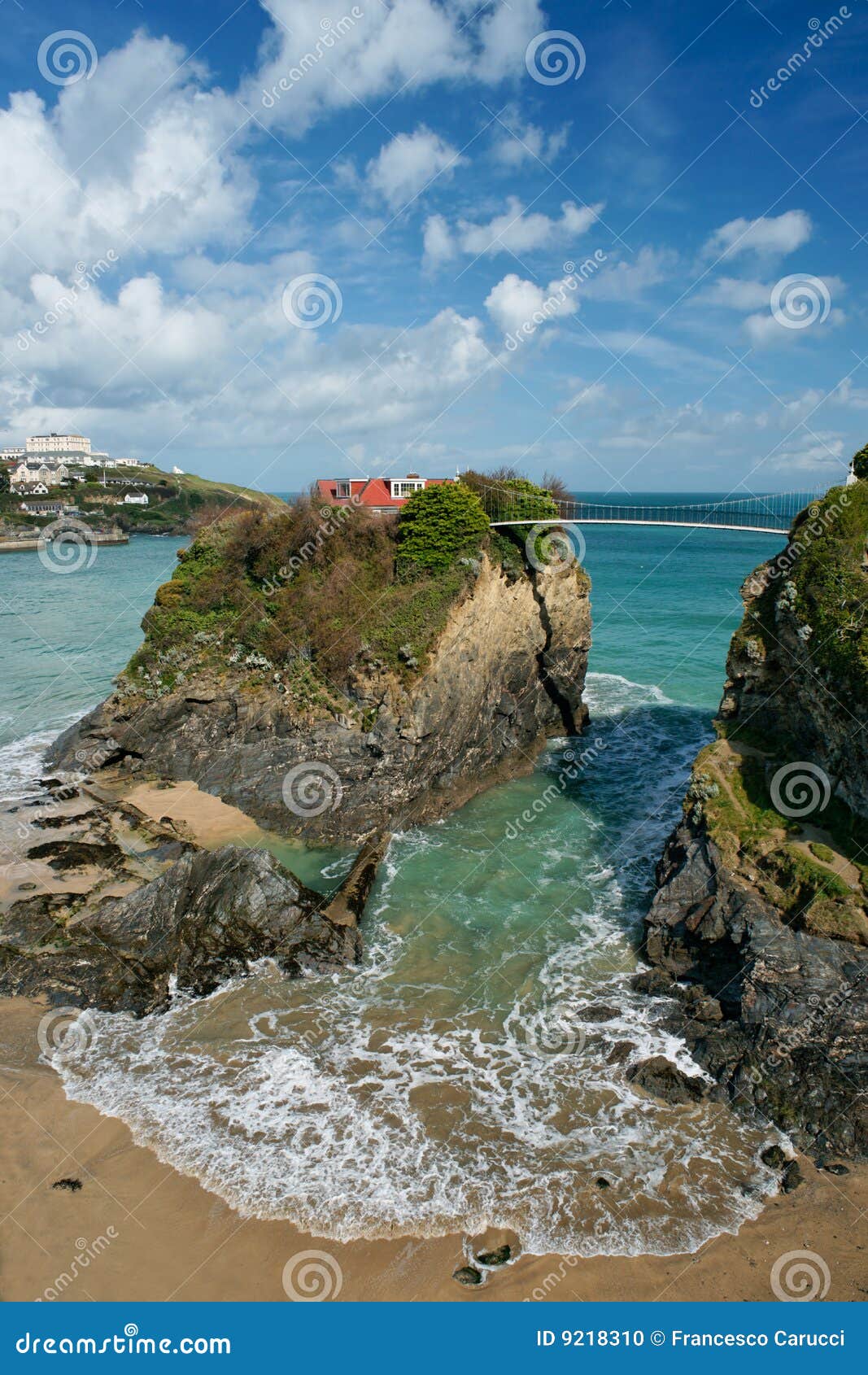 House on the Cliff, Cornwall Stock Photo - Image of bridge, rural: 9218310
