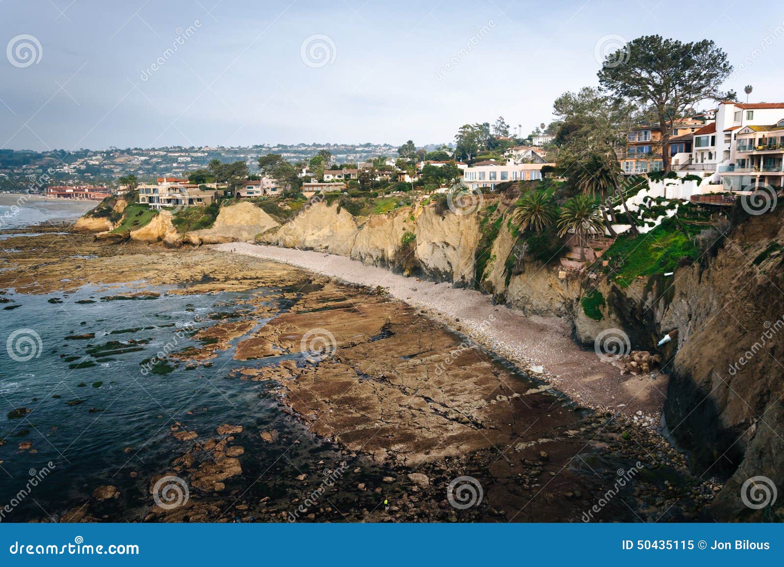 House on Cliffs Along the Pacific Ocean in La Jolla, California. Stock ...