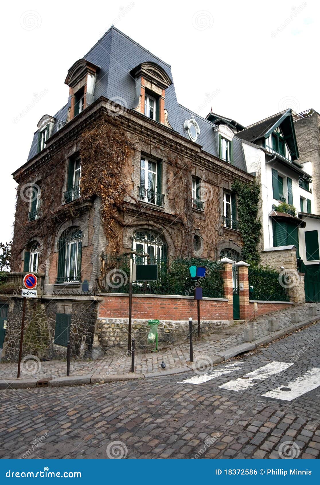House on a Corner, Paris, France Stock Photo - Image of brick, blocks ...