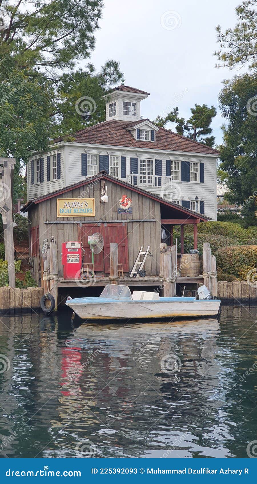 House of deck jaws editorial stock photo. Image of town - 225392093