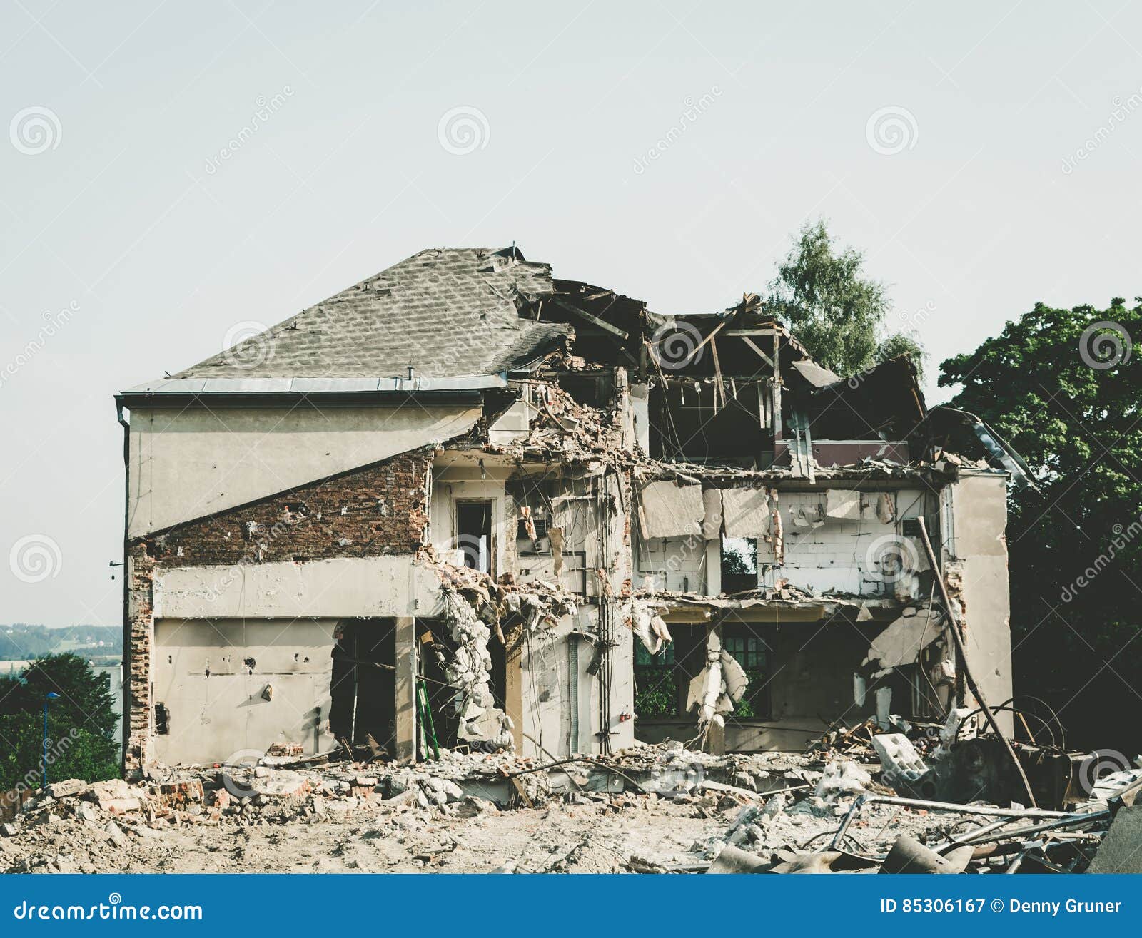 House demolition stock image. Image of structure, destroy - 85306167