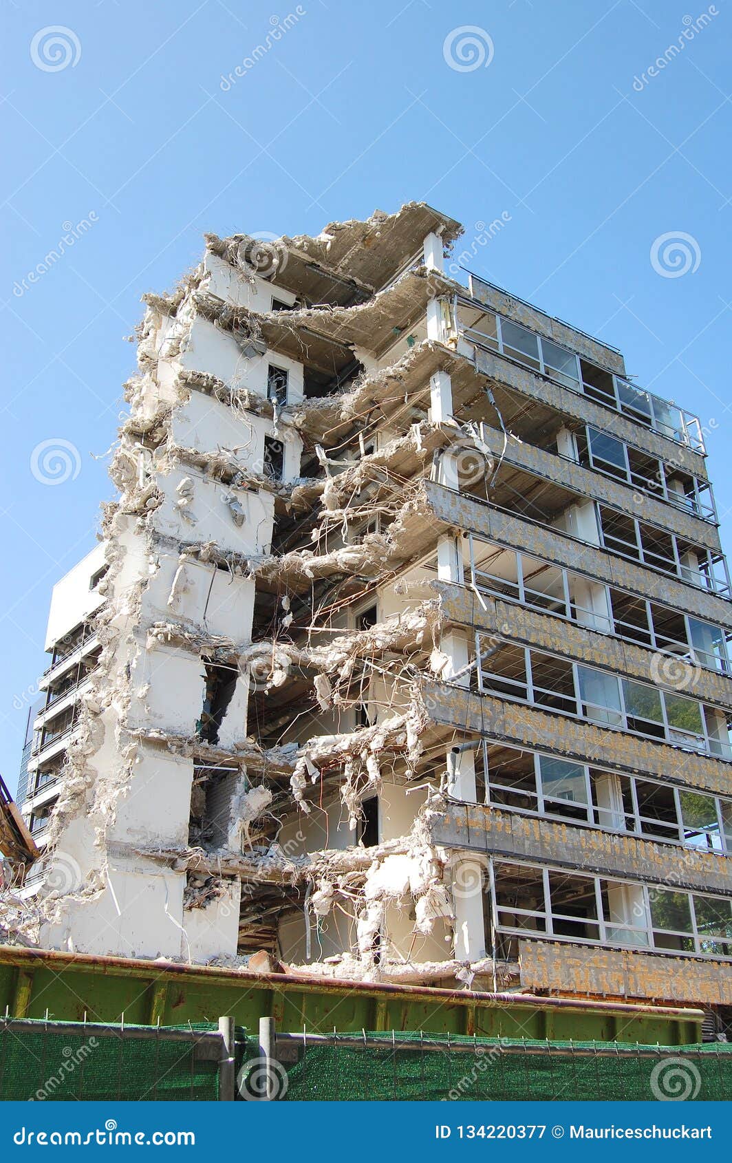 Demolition Skyscraper Machinery Stock Photos - Free & Royalty-Free ...