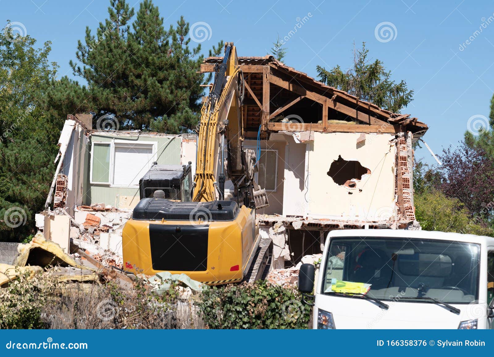 Demolition Of A Large Old Historic Stone House In The City, New Multi ...