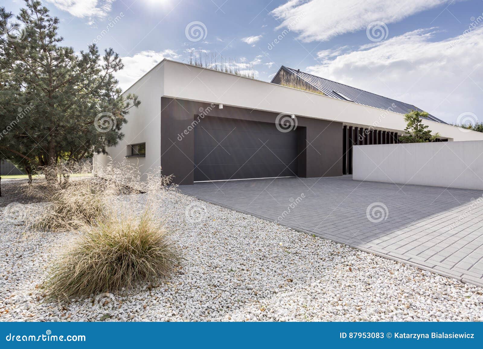 Modern Open Garage Design