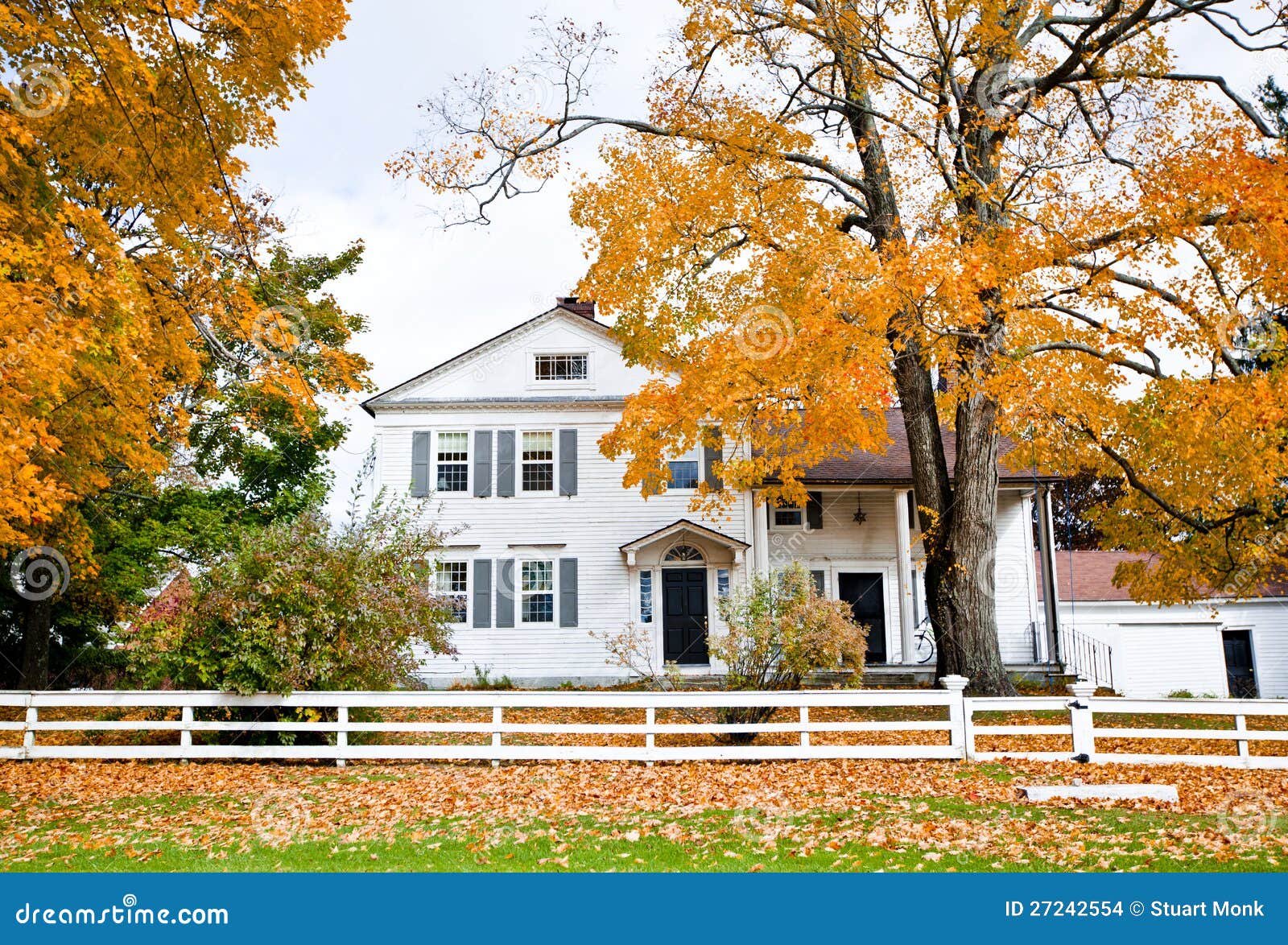 House in fall stock photo. Image of maple, connecticut - 27242554
