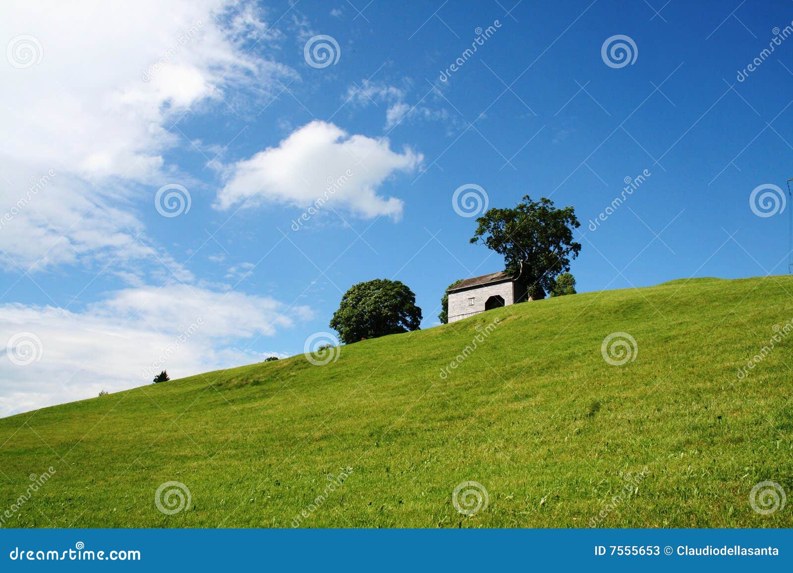 House in a field stock image. Image of clouds, outdoors - 7555653