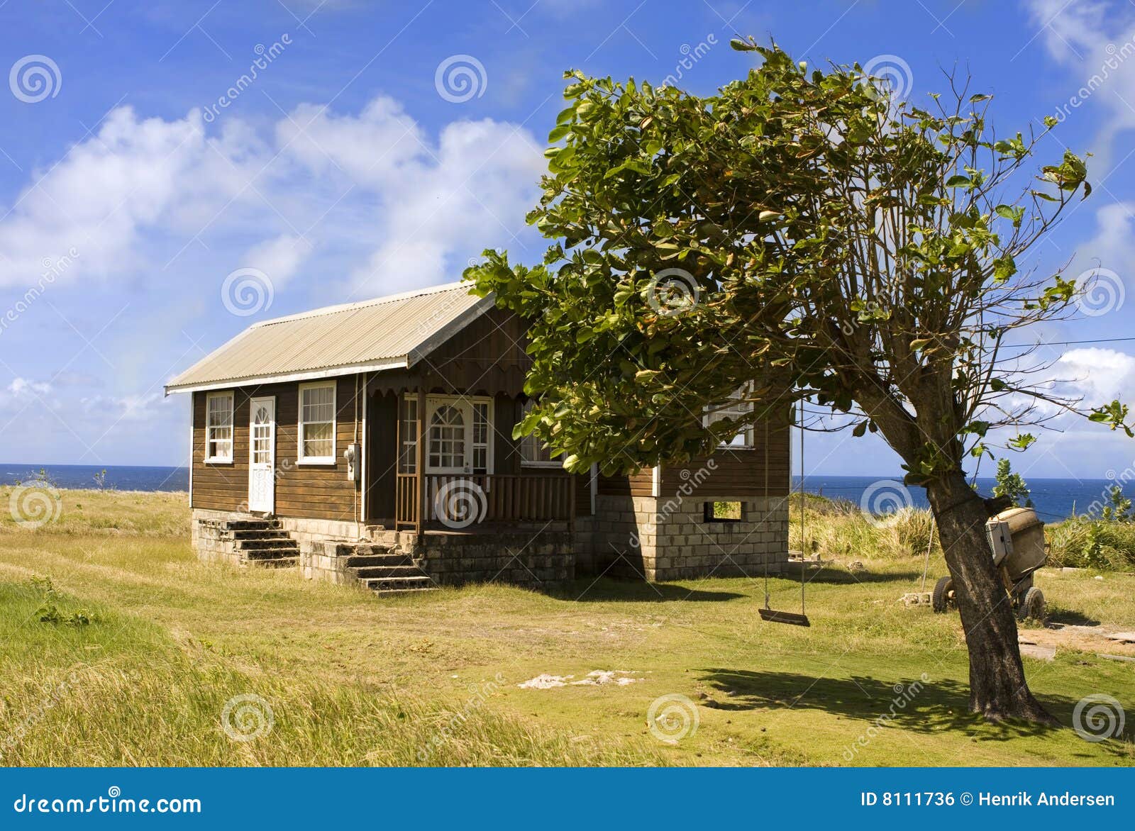 House in a field stock photo. Image of cloud, horizon - 8111736