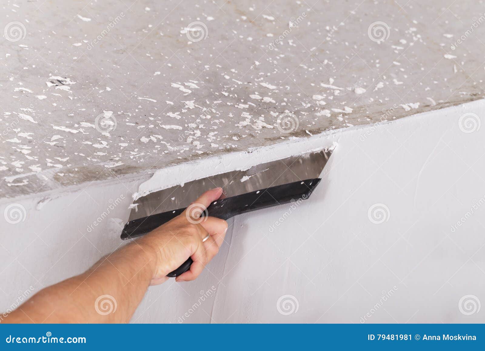 House Improvement by Worker Puts Finishing Layer of Stucco on Th Stock ...